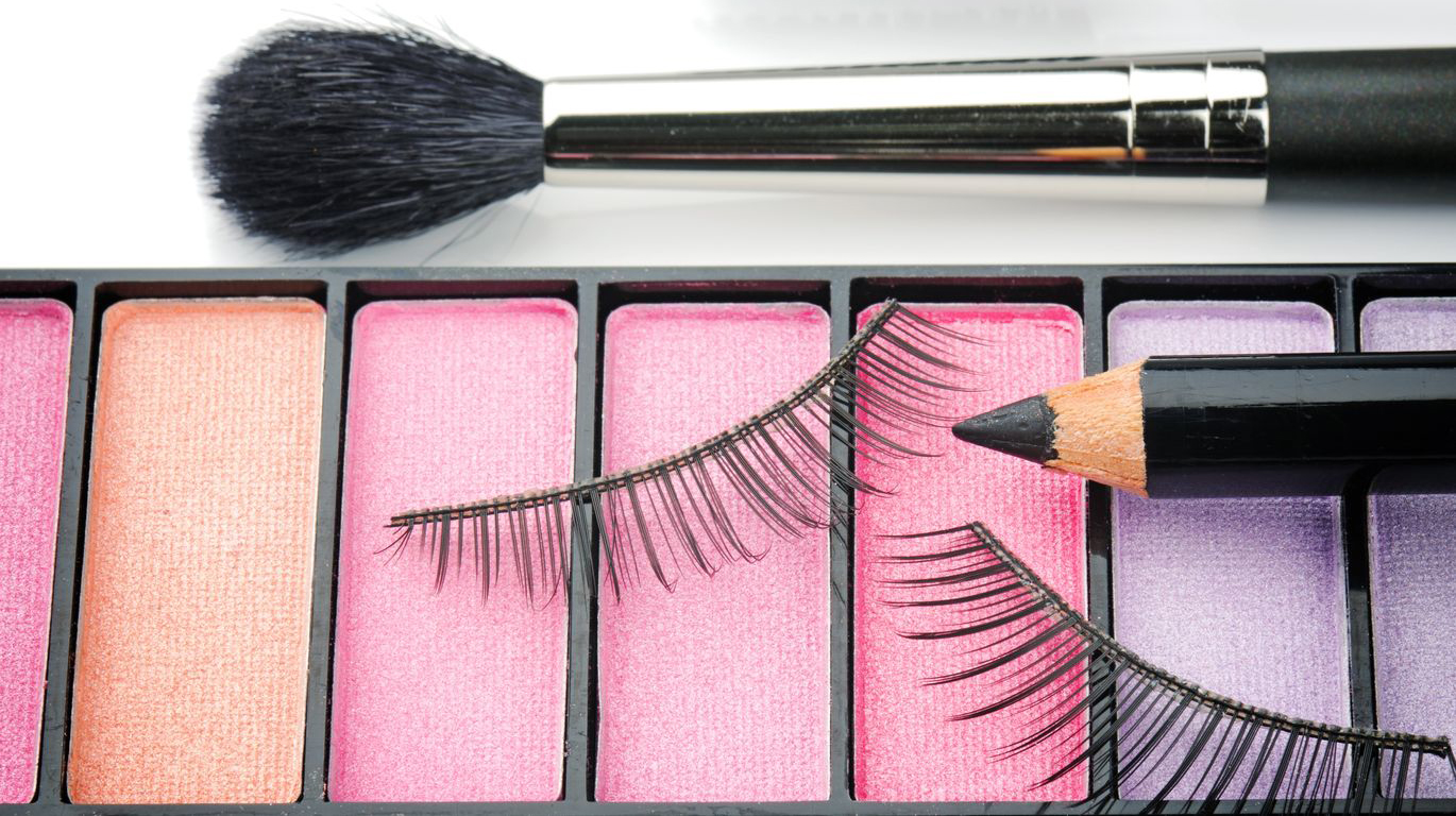 Sminkelj évszakszíneid szerint - alapkészlet - Tarcsay Mária